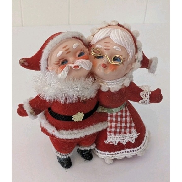 Source Unknown | Holiday | Vintage Mcm Santa Mrs Claus Flocked Kissing ...
